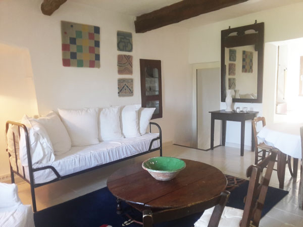 le-roc-sur-l'orbieu-gîte-salon-location-vacances-entre-Carcassonne-et ...